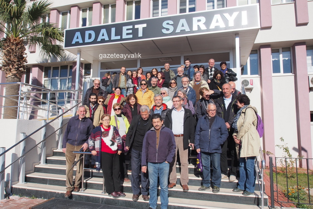 “NURİYE VE SEMİH TAHLİYE EDİLDİ, DESTEK İÇİN BALON UÇURANLAR HÂKİM ... “NURİYE VE SEMİH TAHLİYE EDİLDİ, DESTEK İÇİN BALON UÇURANLAR HÂKİM ...
